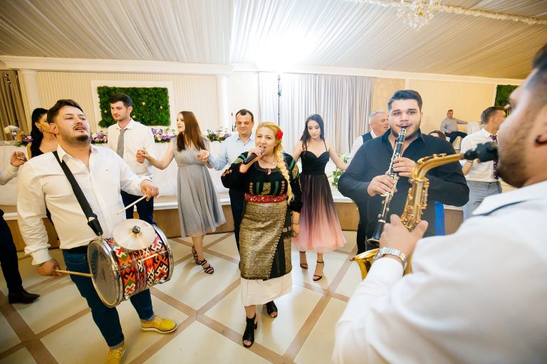 Madalina si Andrei nunta la Castel Iasi BallRoom - Fotograf nunta Iasi